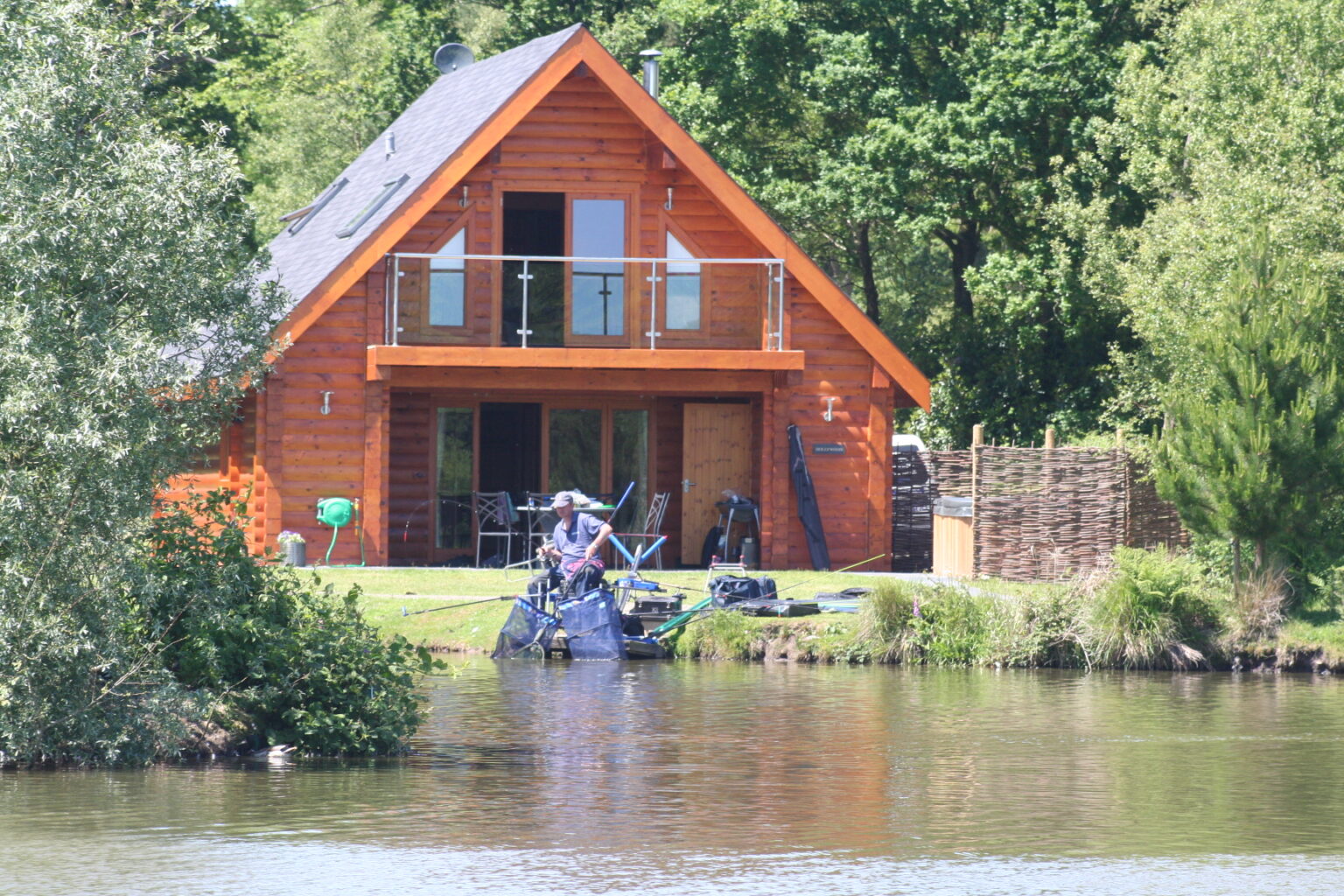 50+ Fishing Lodges With Private Pegs & Lakes On Site [UK]